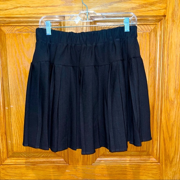 Urban Coco | Skirts | New Urban Coco Black Pleated Mini Skirt Size Xl ...